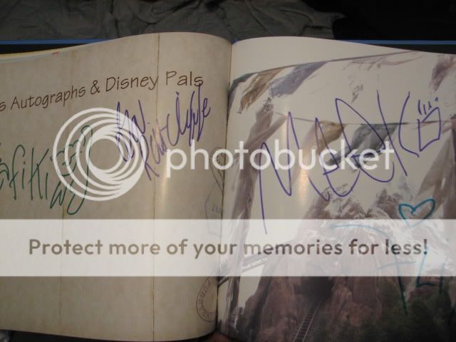 Homemade AUTOGRAPH books! Heres mine, lets see Yours :) | The DIS ...